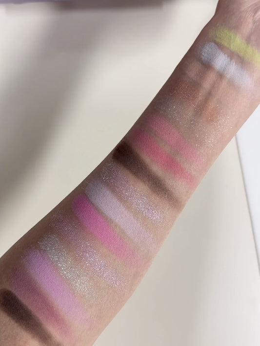 Chic Decent, Makeup Changes.