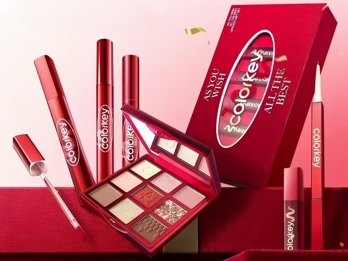 Chic Decent, Makeup Changes.