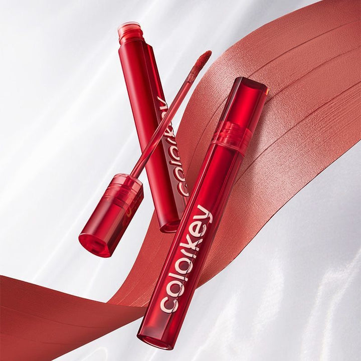 Chic Decent, Makeup Changes.