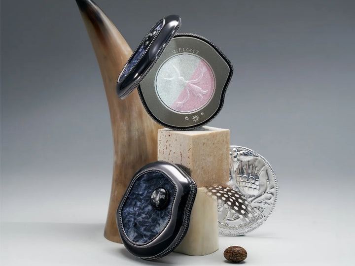 Chic Decent, Makeup Changes.