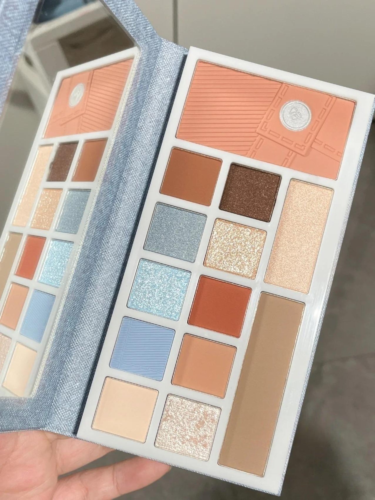 Perfect Diary Denim Eyes and Cheeks Palette Chic Decent Beauty